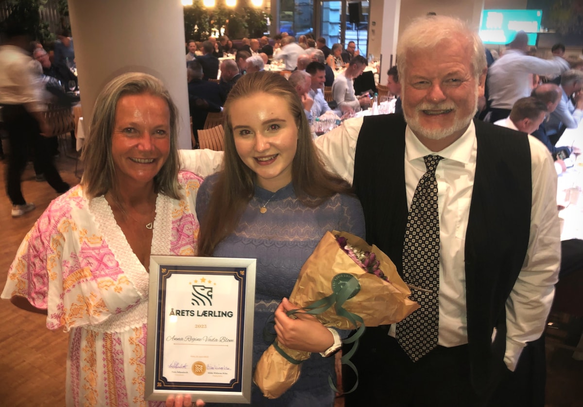 Anna ble kåret til årets lærling i norsk trevarebransje, NorDan vant ...