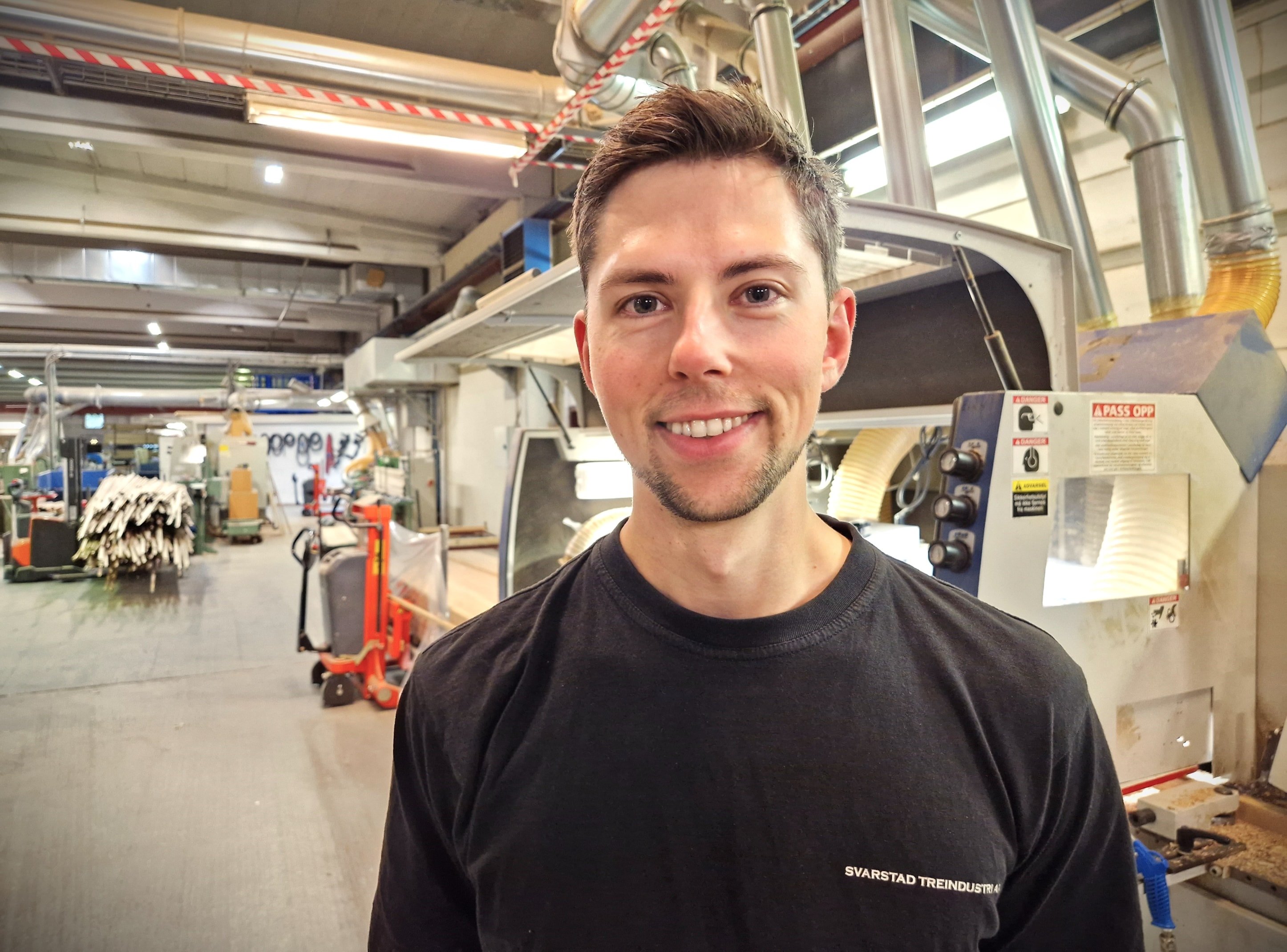 Steven (27) gikk rett fra å være lærling til å bli sjef for produksjonen